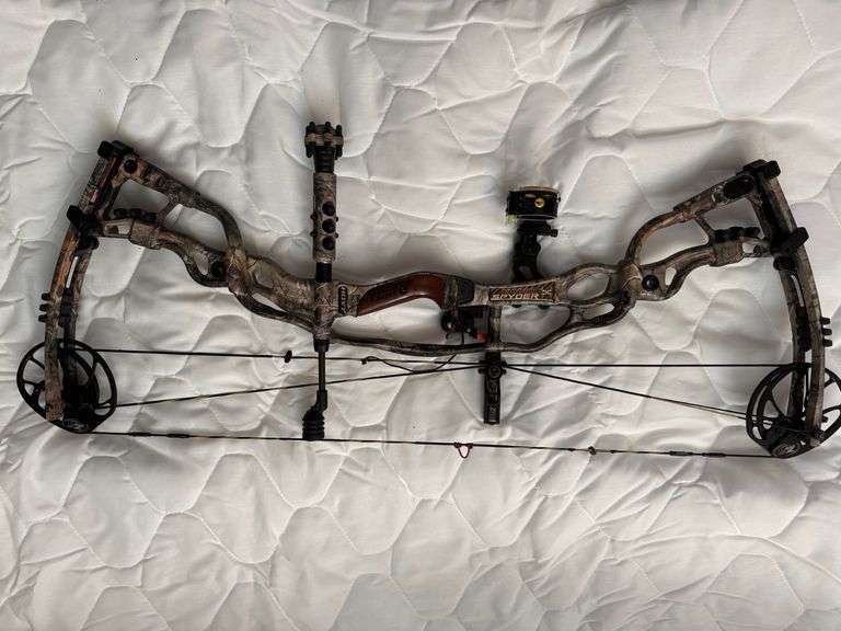 Hoyt Carbon Spyder Compound Bow - Kaufman Realty & Auctions