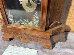 Gilbert walnut mantel clock - Circ 1875 - Kaufman Realty & Auctions