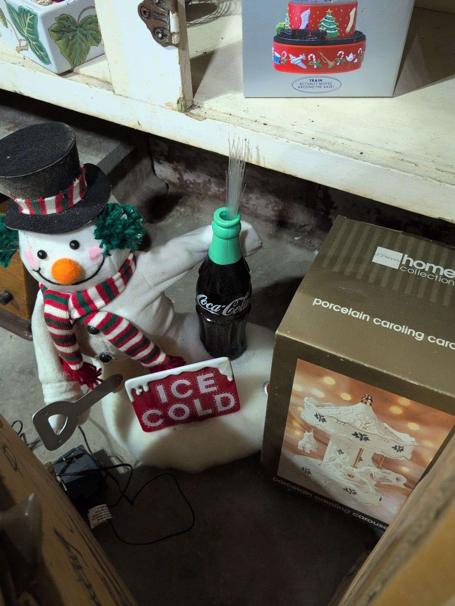 Christmas and other household decor - Christmas tree, figures, displays ...