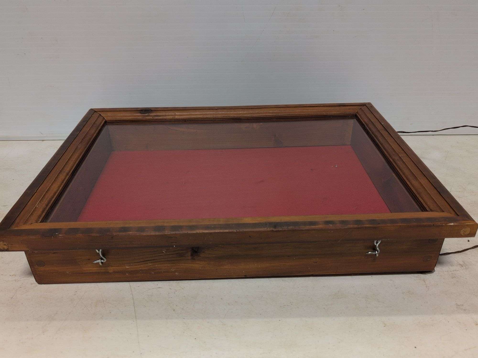 Hanging display case - 22x16x4 - Kaufman Realty & Auctions
