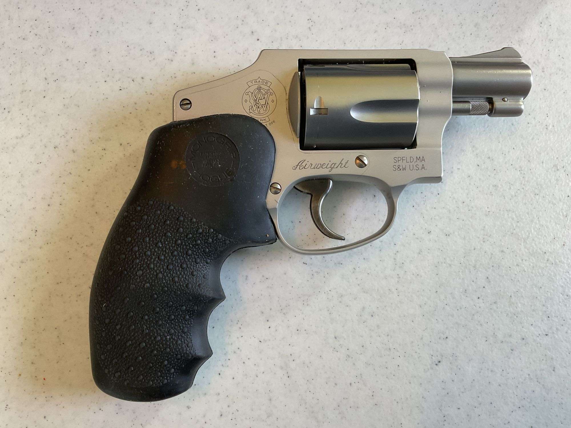 SMITH & WESSON .38 REVOLVER - Kaufman Realty & Auctions