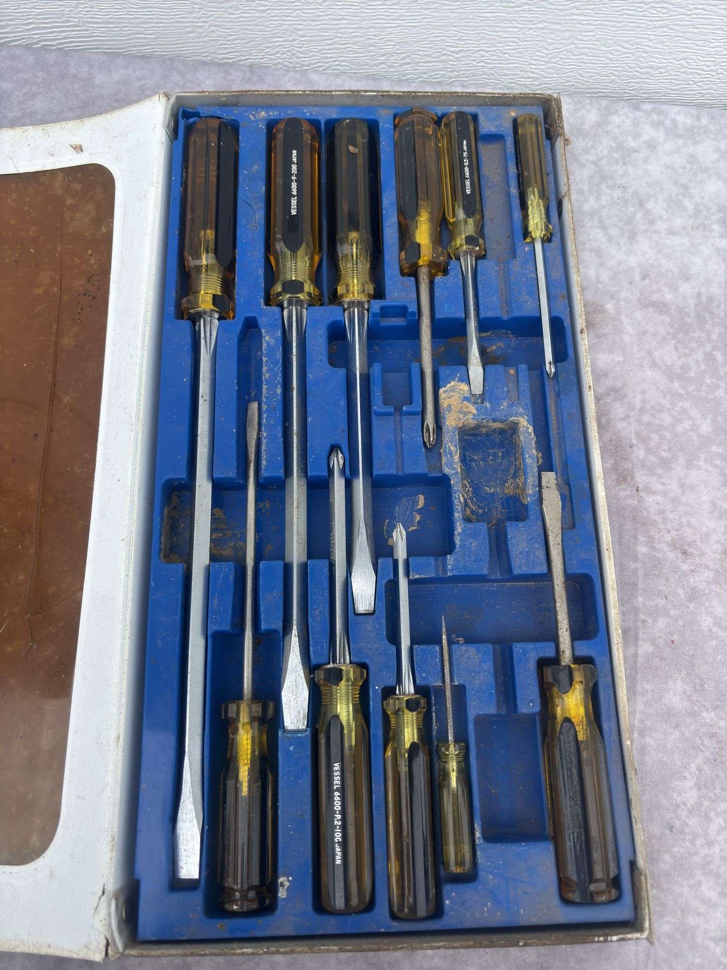 Vessel Screwdriver Set - Kaufman Realty & Auctions