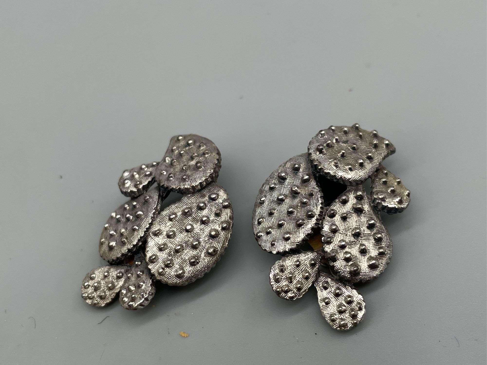 SIGNED JEWELRY- BRACELET & EARRINGS - Kaufman Realty & Auctions