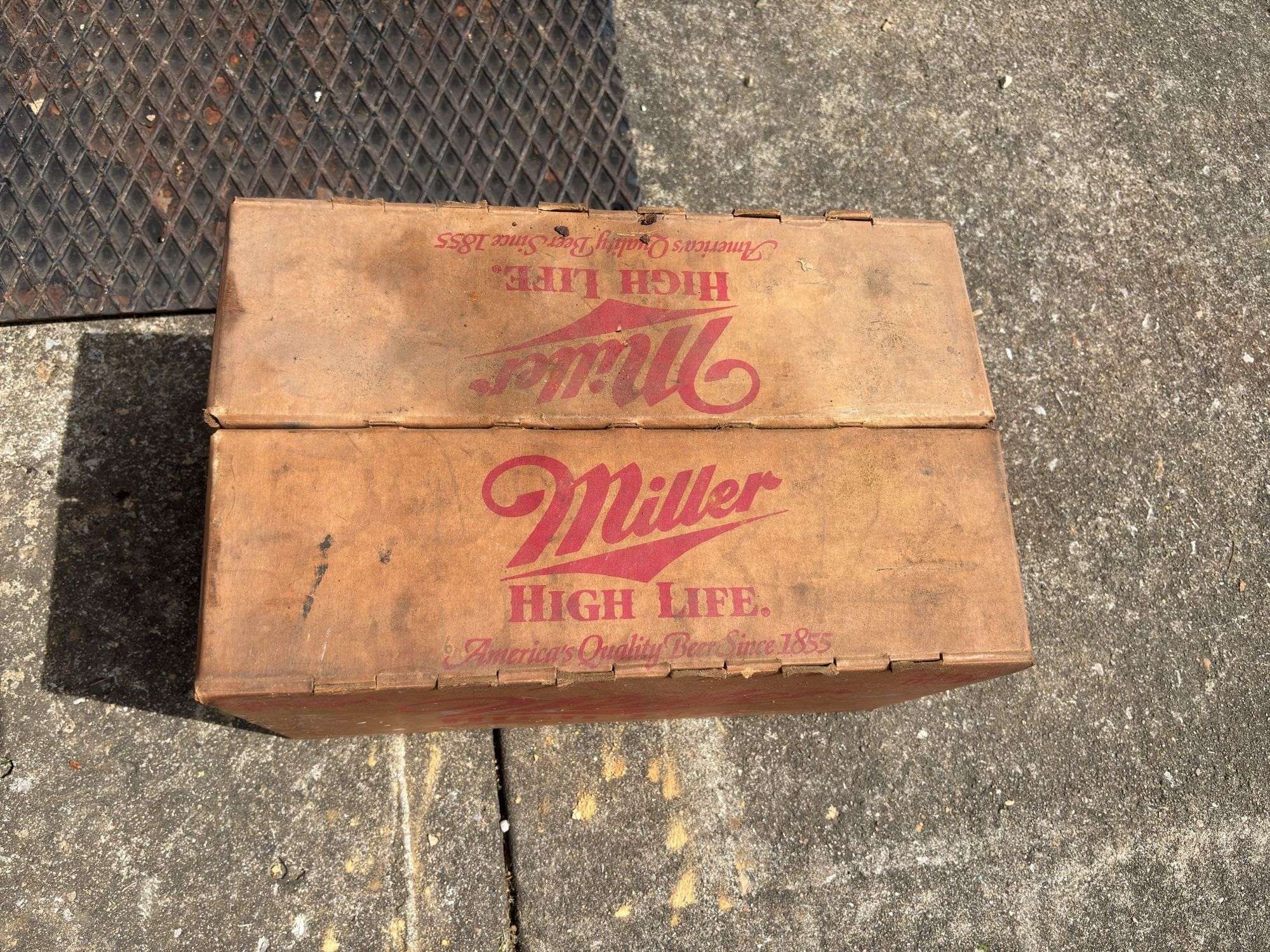 Miller Bottle Box w/Empty bottles - Kaufman Realty & Auctions
