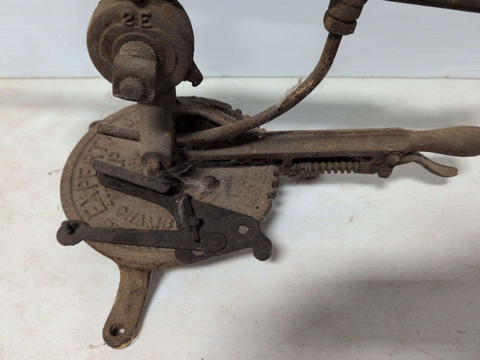 Antique Remington Arms trap thrower - Kaufman Realty & Auctions