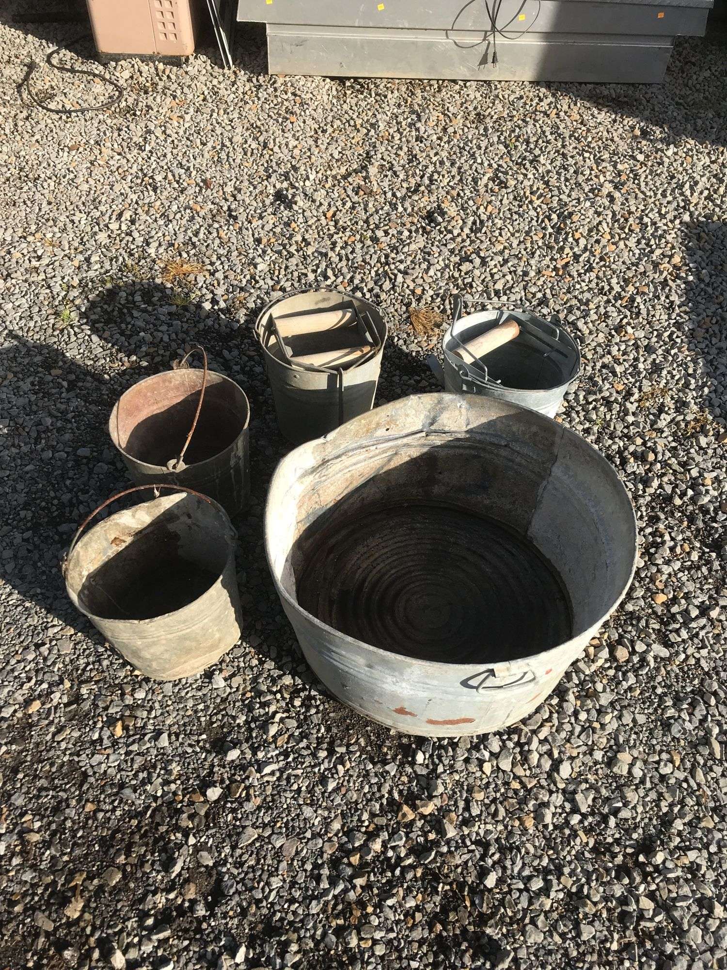 4 Vintage buckets and large round wash tub - Kaufman Realty & Auctions