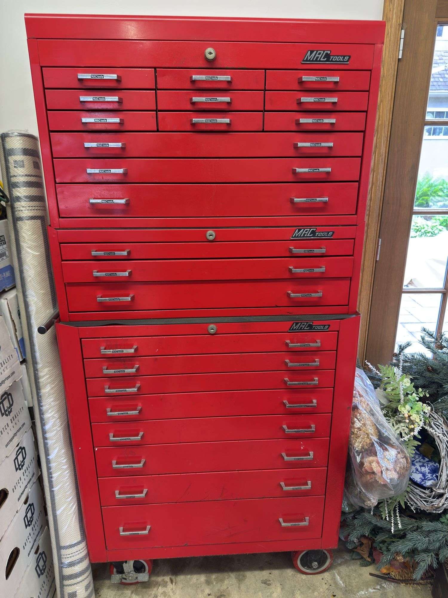 Mac. Tool Box w/ Tools - Kaufman Realty & Auctions