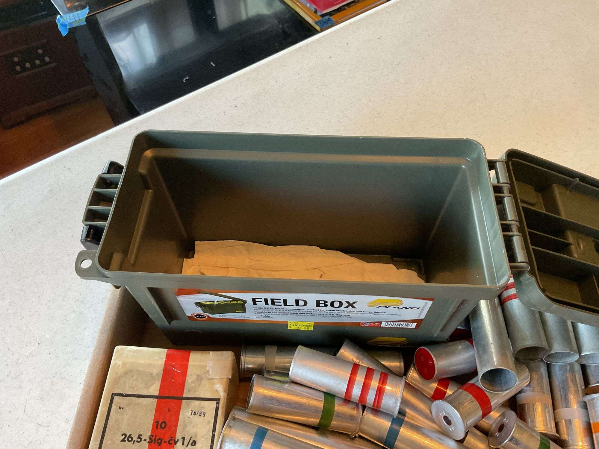 FIELD BOX OF FLARES - Kaufman Realty & Auctions