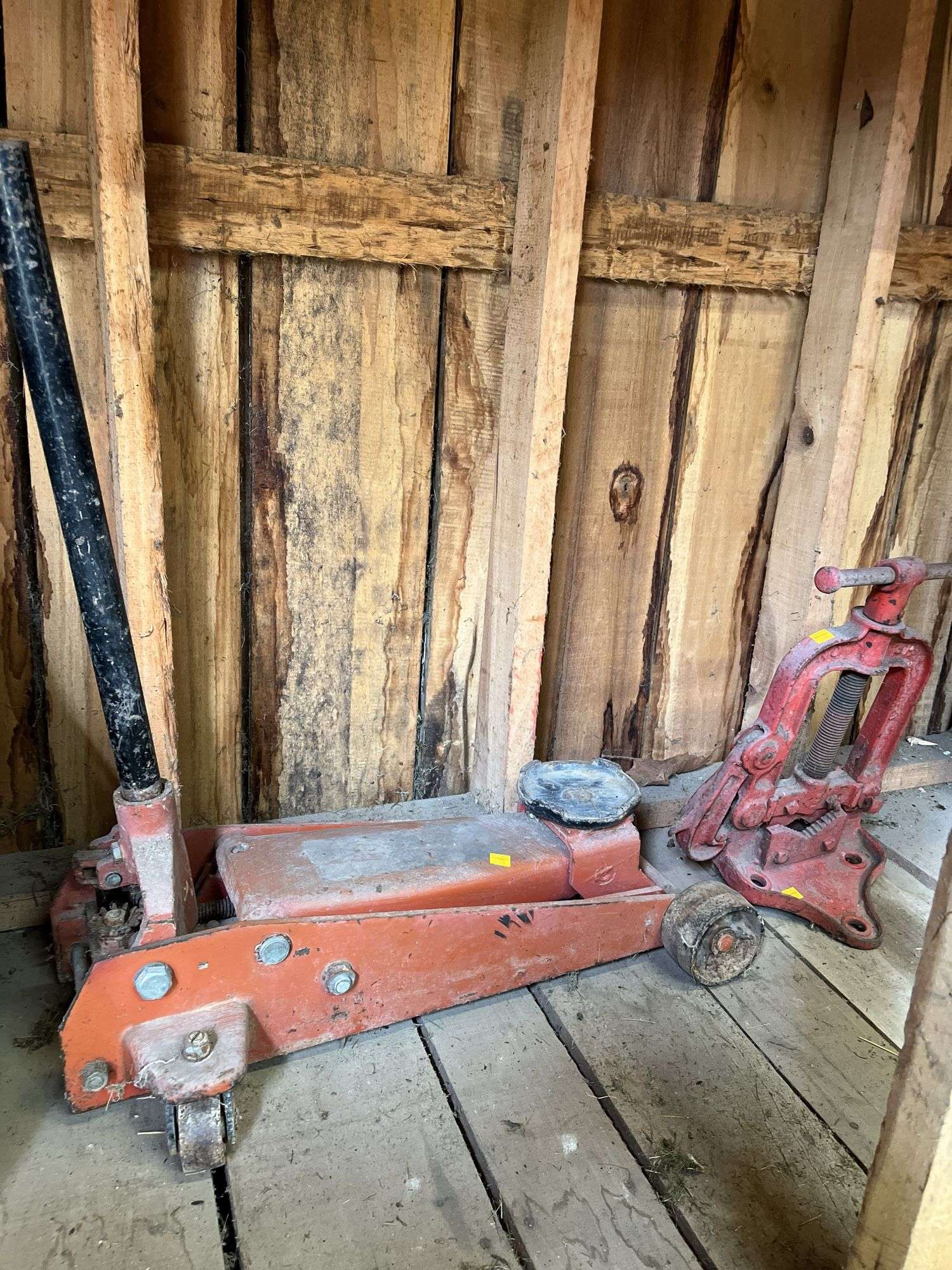 Pipe Vice and Floor Jack - Kaufman Realty & Auctions