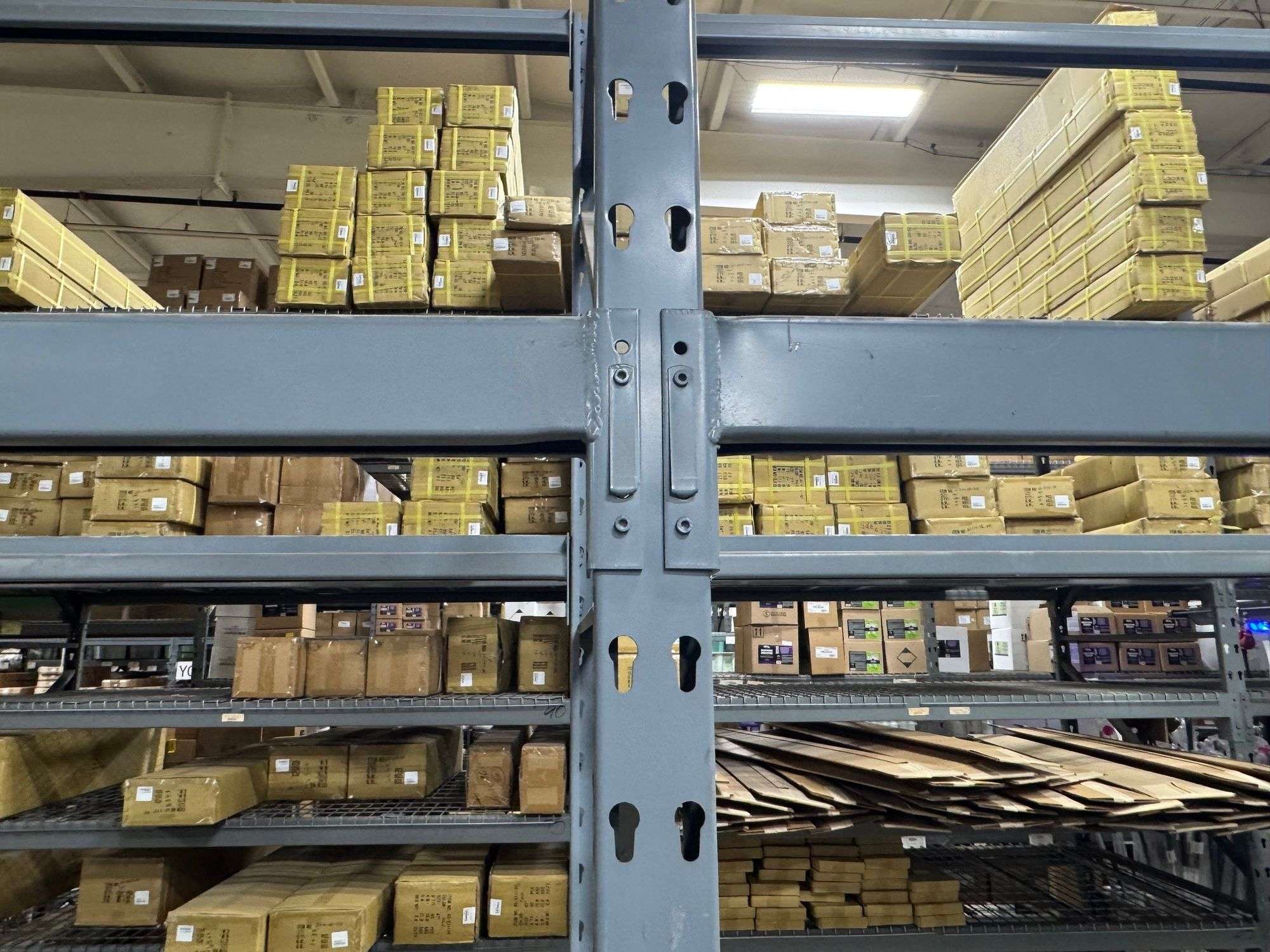 32' of Pallet Racking - (5) - 48"x12' Uprights - (32) - 96" Beams ...