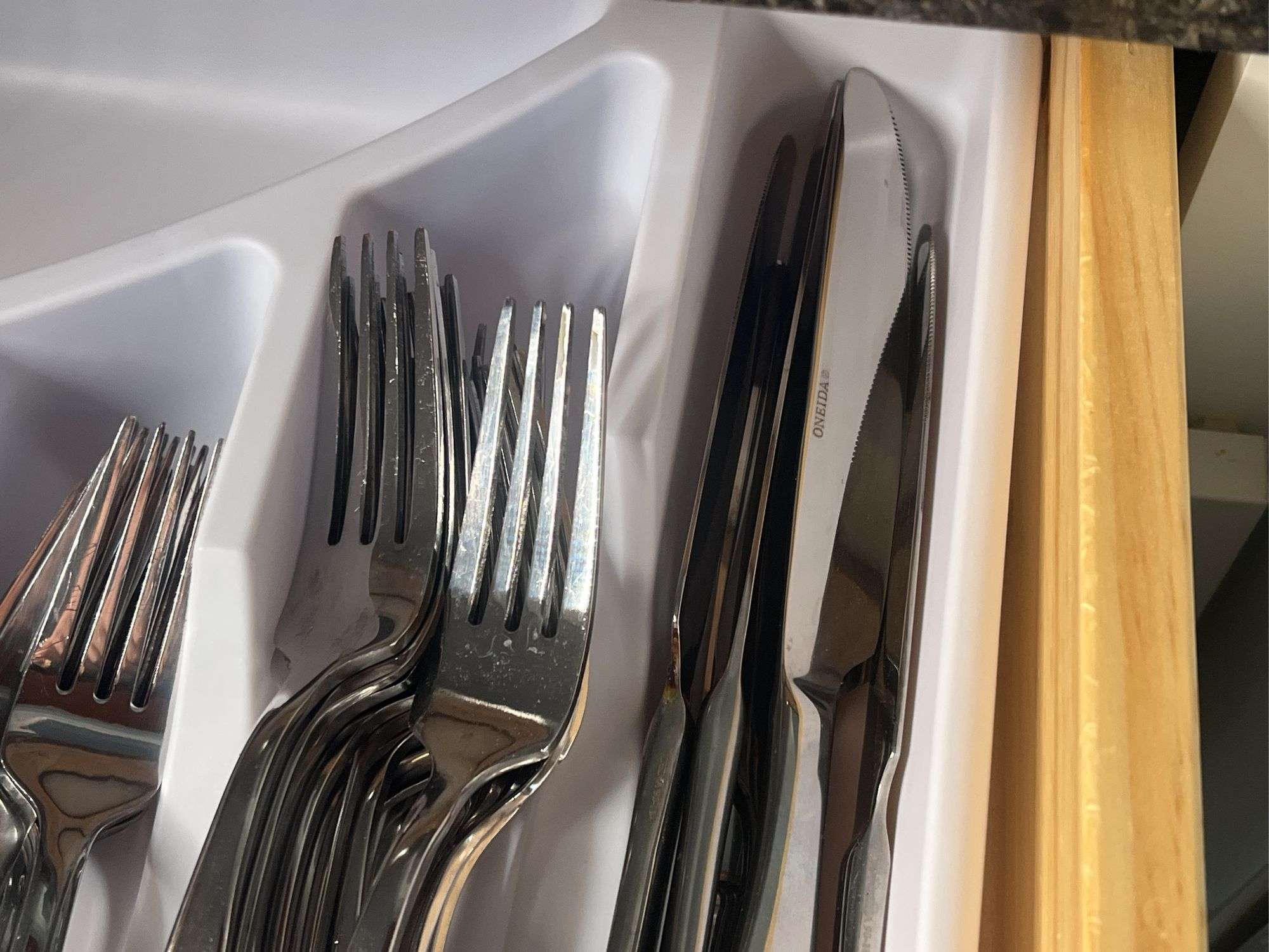 Oneida Flatware - Kaufman Realty & Auctions