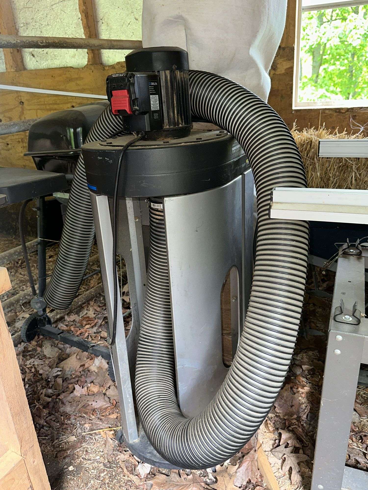 DELTA DUST COLLECTOR - Kaufman Realty & Auctions