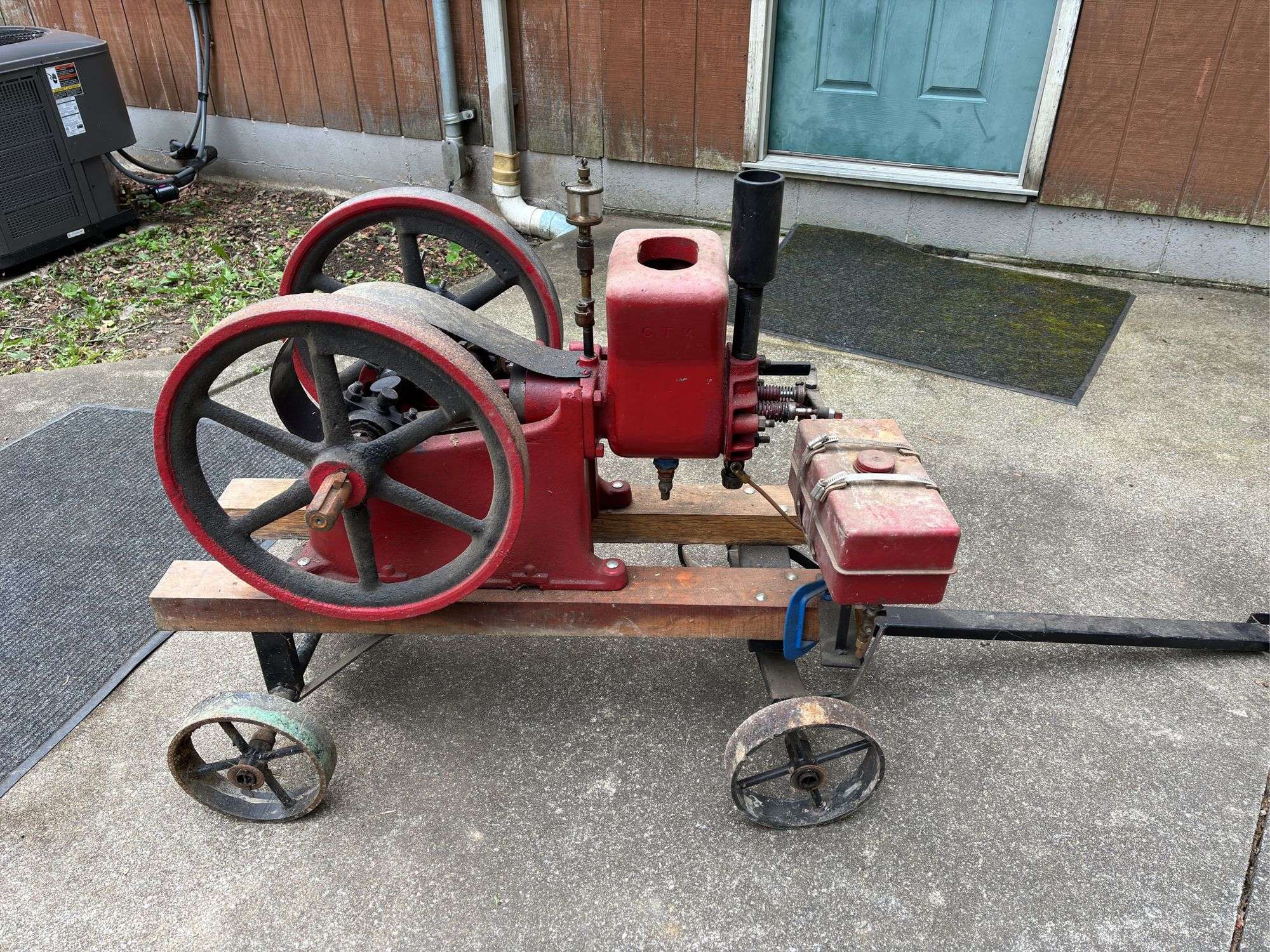 Associated 1 1/2 H.P. hit and miss engine - Kaufman Realty & Auctions