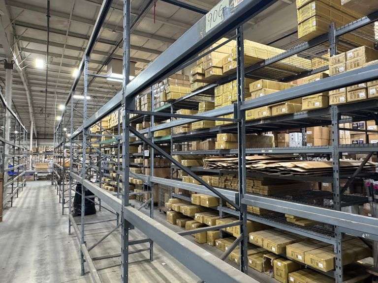 32' of Pallet Racking - (5) - 48"x12' Uprights - (32) - 96" Beams ...