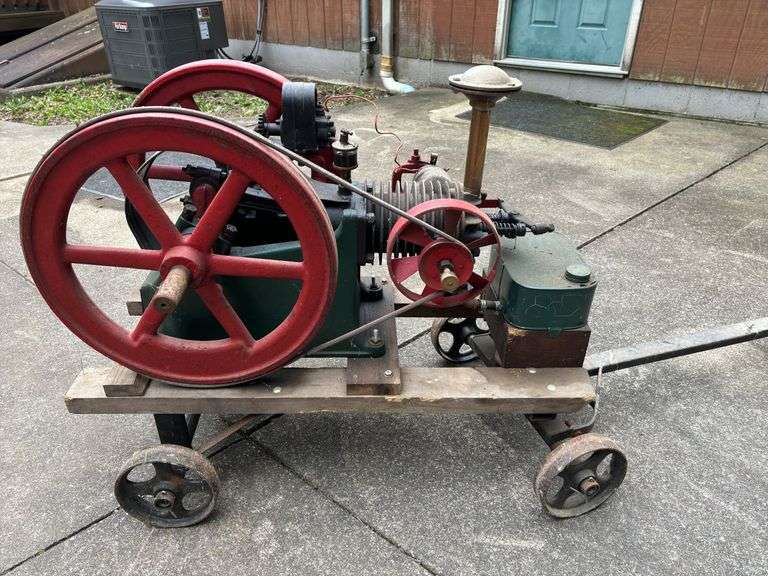 Associated 2 1/4 H.P. Hit and miss engine - Kaufman Realty & Auctions