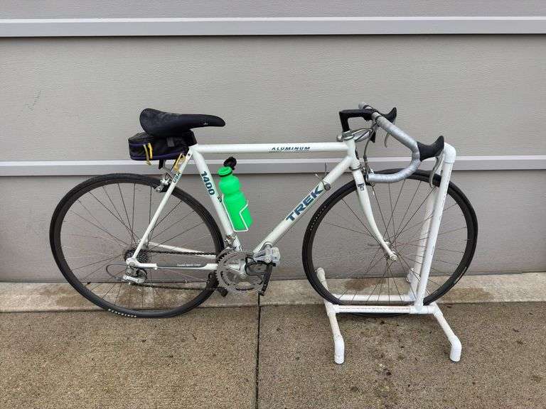 Aluminum Trek 1400 Bicycle - Kaufman Realty & Auctions