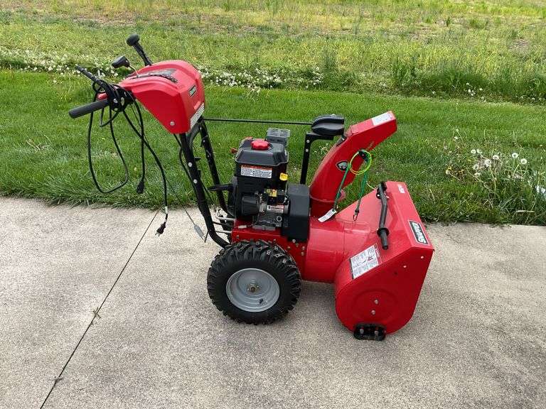 SNAPPER SNOW BLOWER LIKE NEW - Kaufman Realty & Auctions