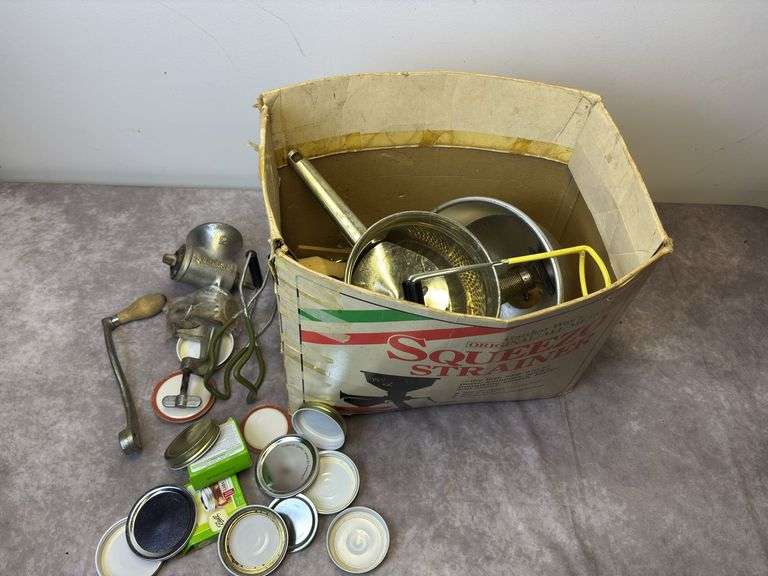 Squeezo Strainer , Universal Grinder - Kaufman Realty & Auctions