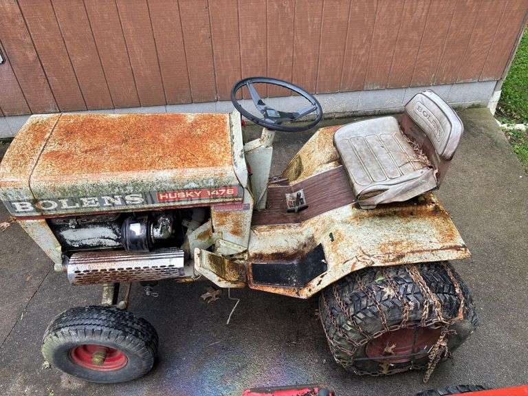 Bolens garden tractor - Kaufman Realty & Auctions