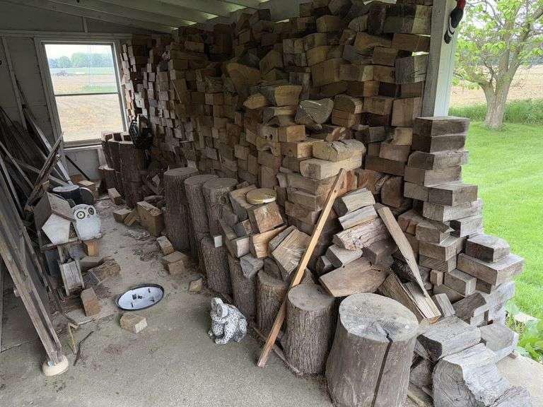 LARGE LOAD OF SEASONED FIREWOOD - Kaufman Realty & Auctions
