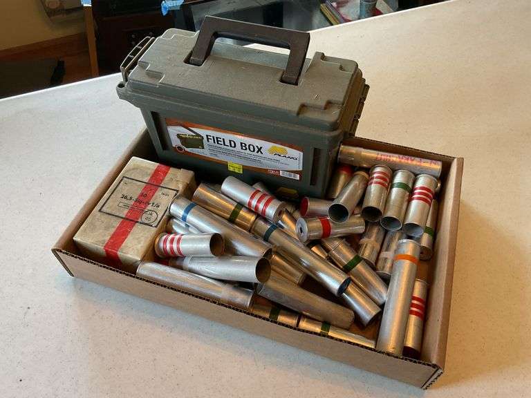 FIELD BOX OF FLARES - Kaufman Realty & Auctions