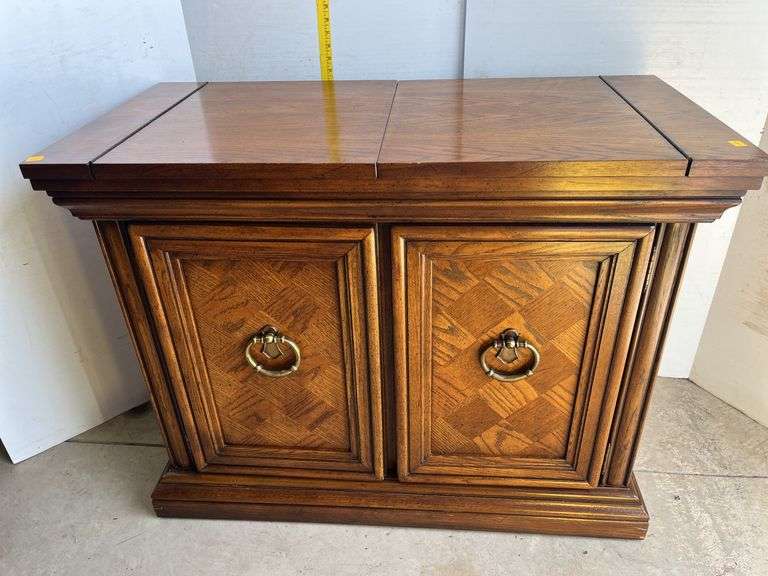 Broyhill Buffet - Kaufman Realty & Auctions