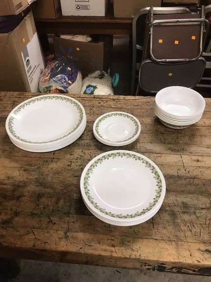 Vintage CORELLE crazy daisy dinnerware - Kaufman Realty & Auctions