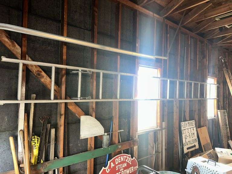 16’ SECTION OF EXTENSION LADDER - Kaufman Realty & Auctions