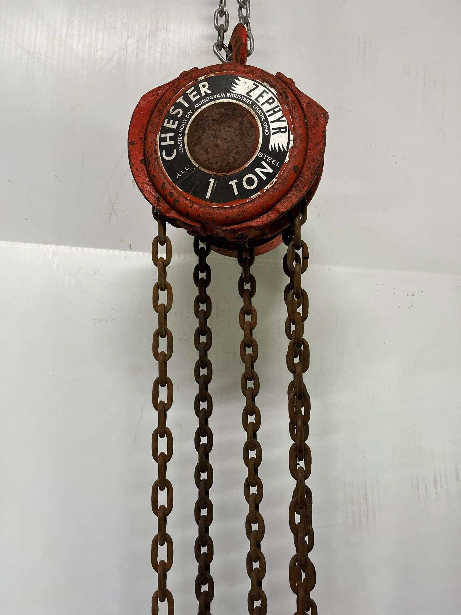 Chester 1 Ton Chain Hoist - Kaufman Realty & Auctions