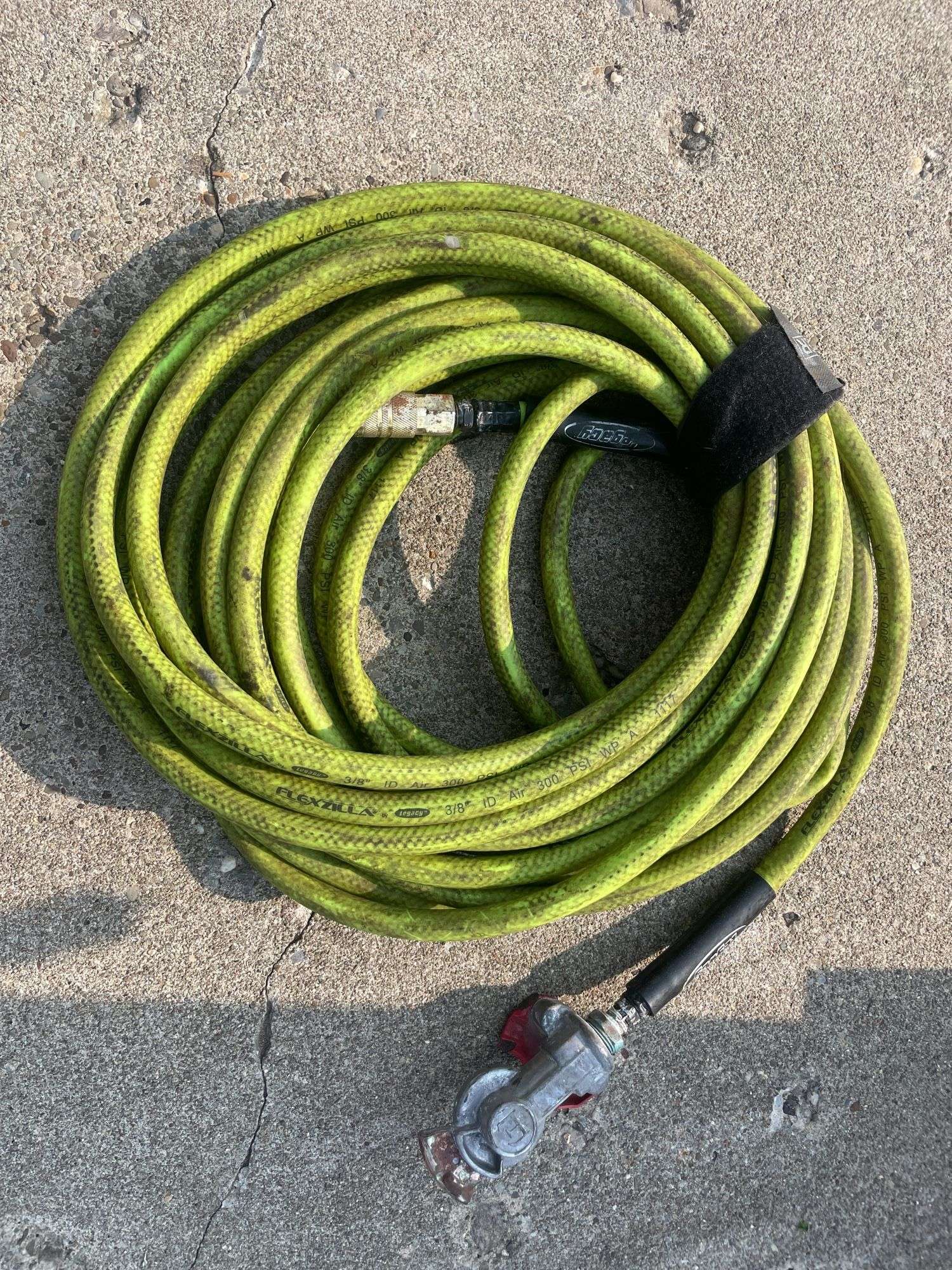 Legacy air hose - Kaufman Realty & Auctions