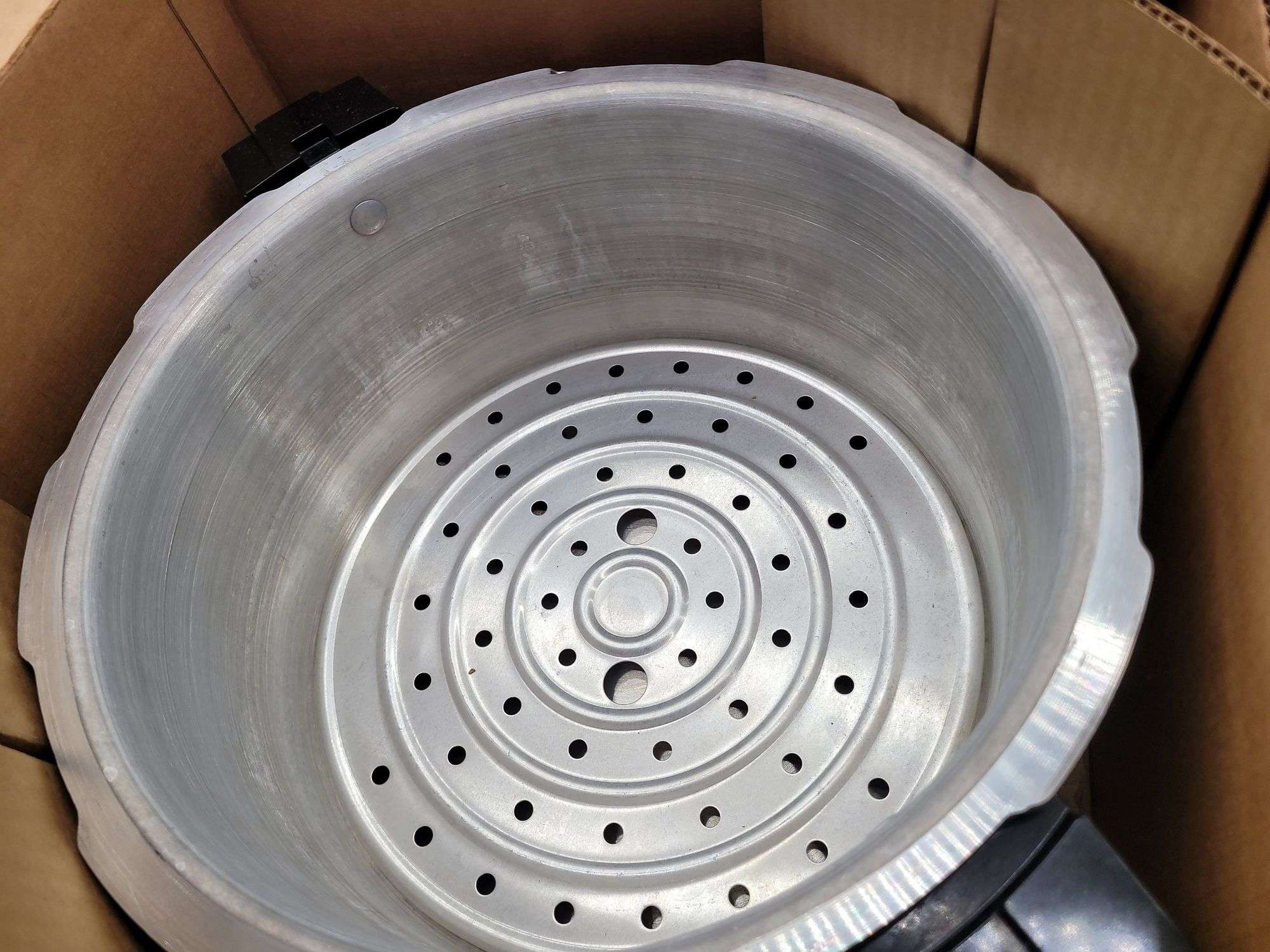 VINTAGE MIRROR PRESSURE CANNER & COOKER -like new-in original box ...