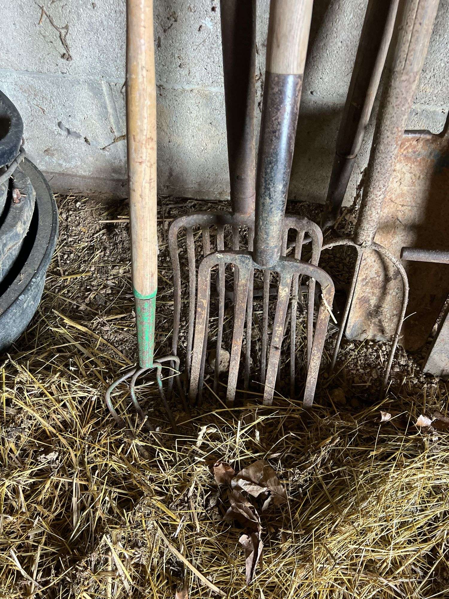 Hand tools - potato forks-hay fork- rakes - spud bar - Kaufman Realty ...