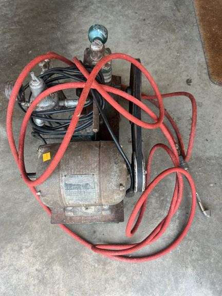 Unmarked Vintage Air Compressor - Kaufman Realty & Auctions