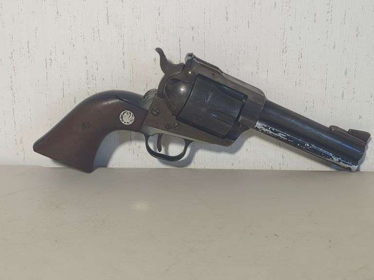 Ruger Blackhawk 41 Magnum revolver - Kaufman Realty & Auctions
