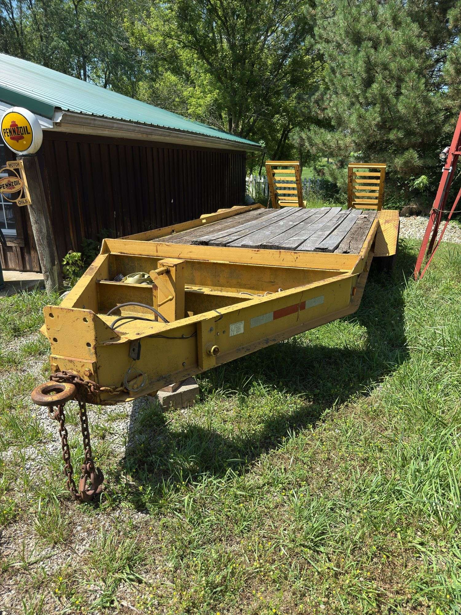 14’ Dual Axle Trailer with Ramps. No Title. - Kaufman Realty & Auctions