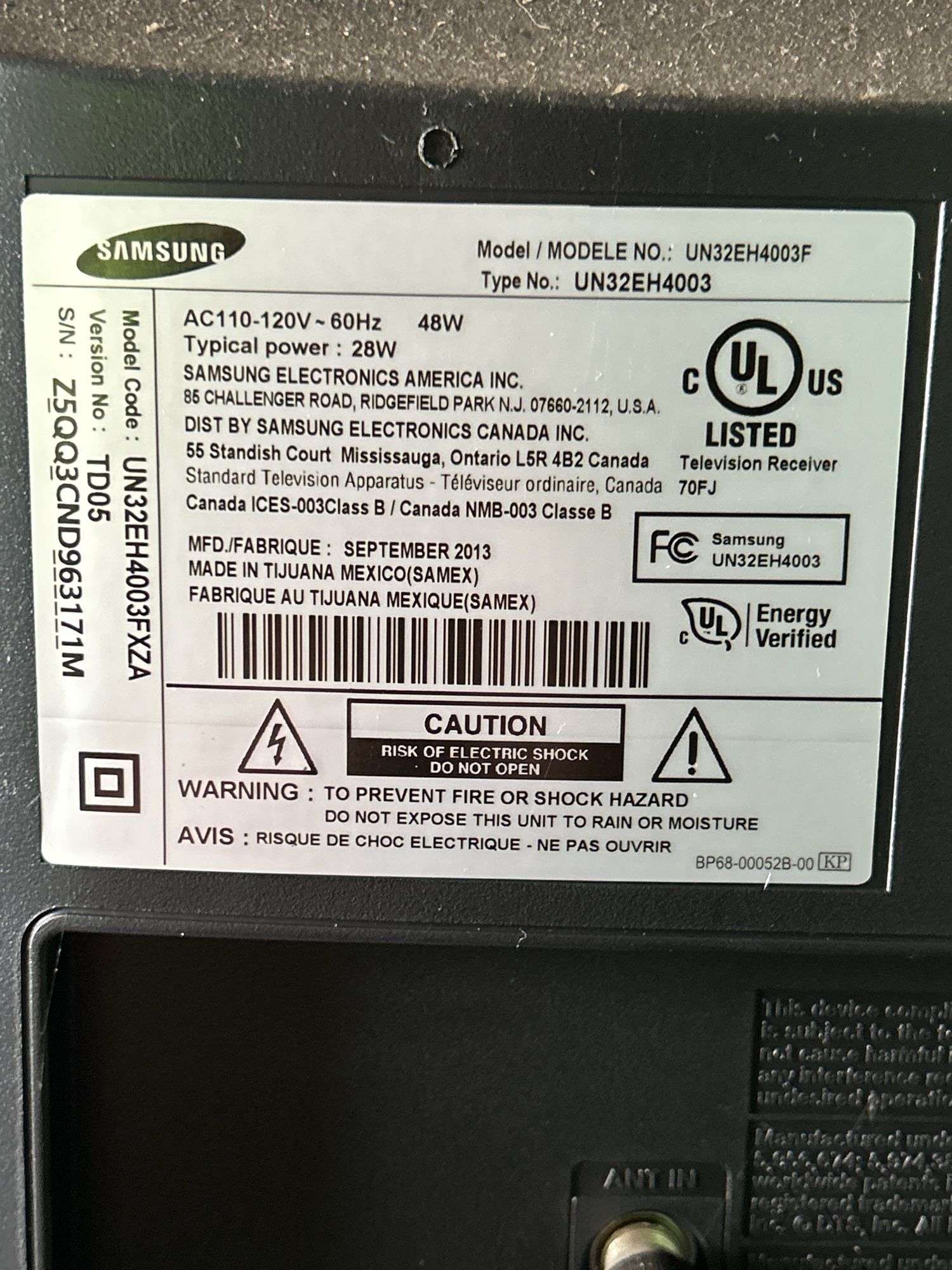 SAMSUNG TV WITH REMOTE CONTROL - Kaufman Realty & Auctions