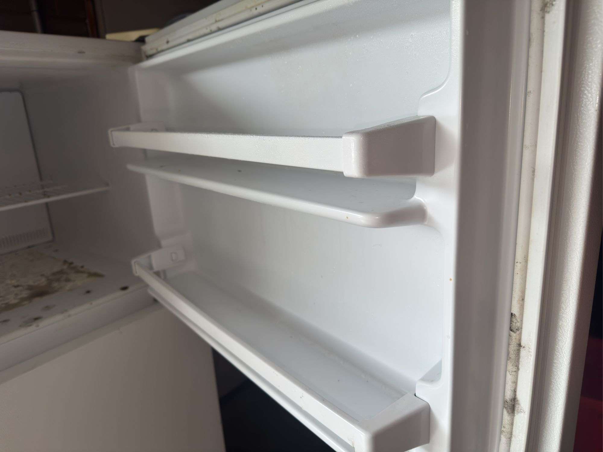 Roper Refrigerator/Freezer - Kaufman Realty & Auctions