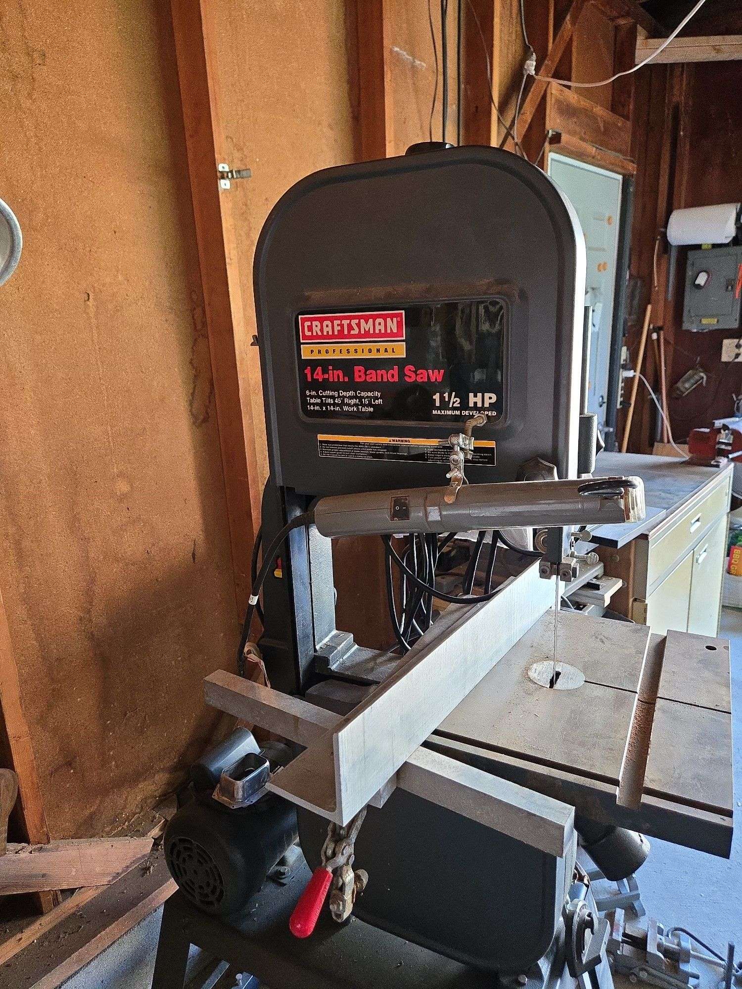 Craftsman 14" band saw w/ extra blades - Kaufman Realty & Auctions