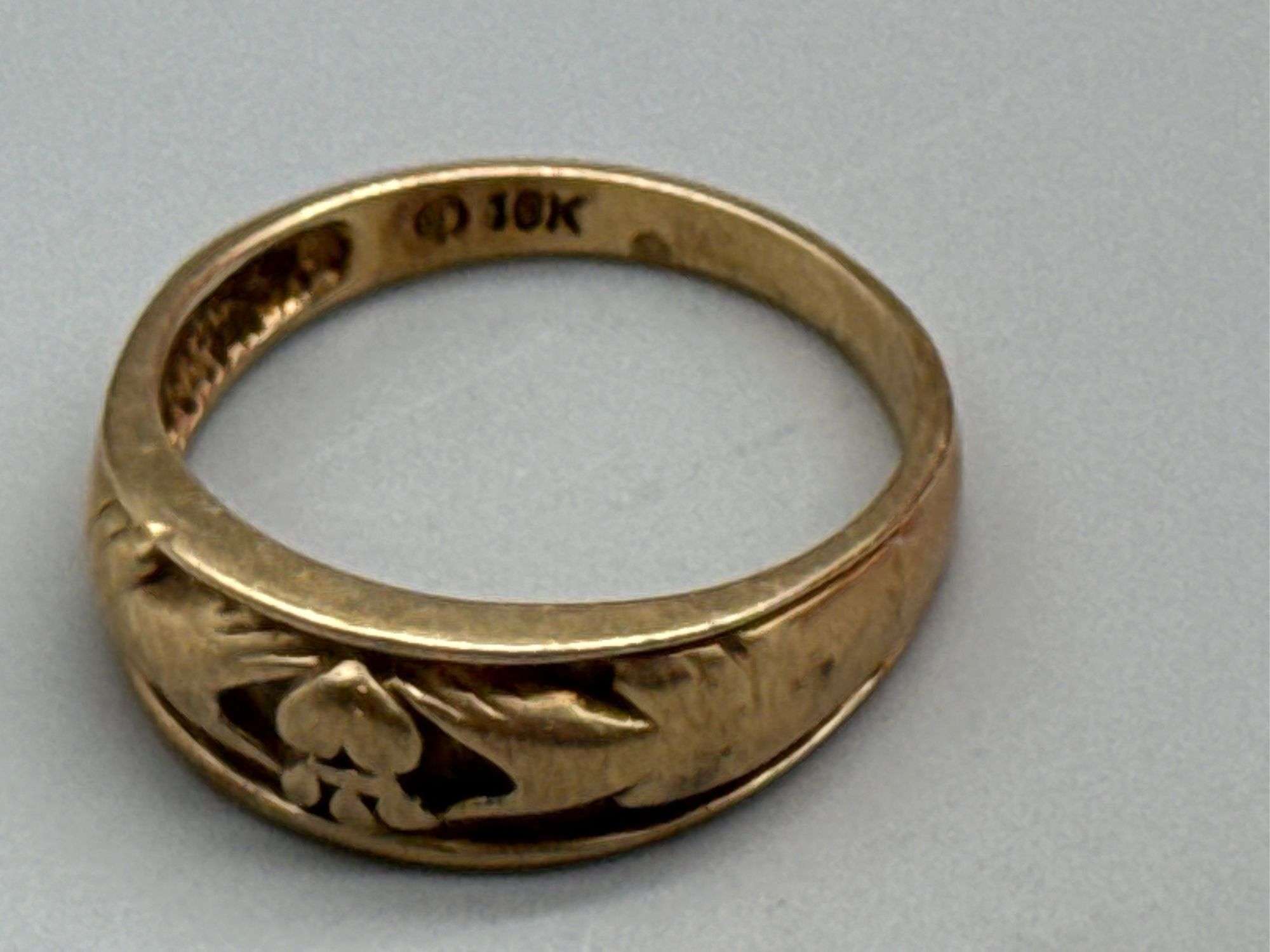 10K RING, PEARL NECKLACES ? (3), SALVATORE FERRAGAMO RING - Kaufman Realty & Auctions