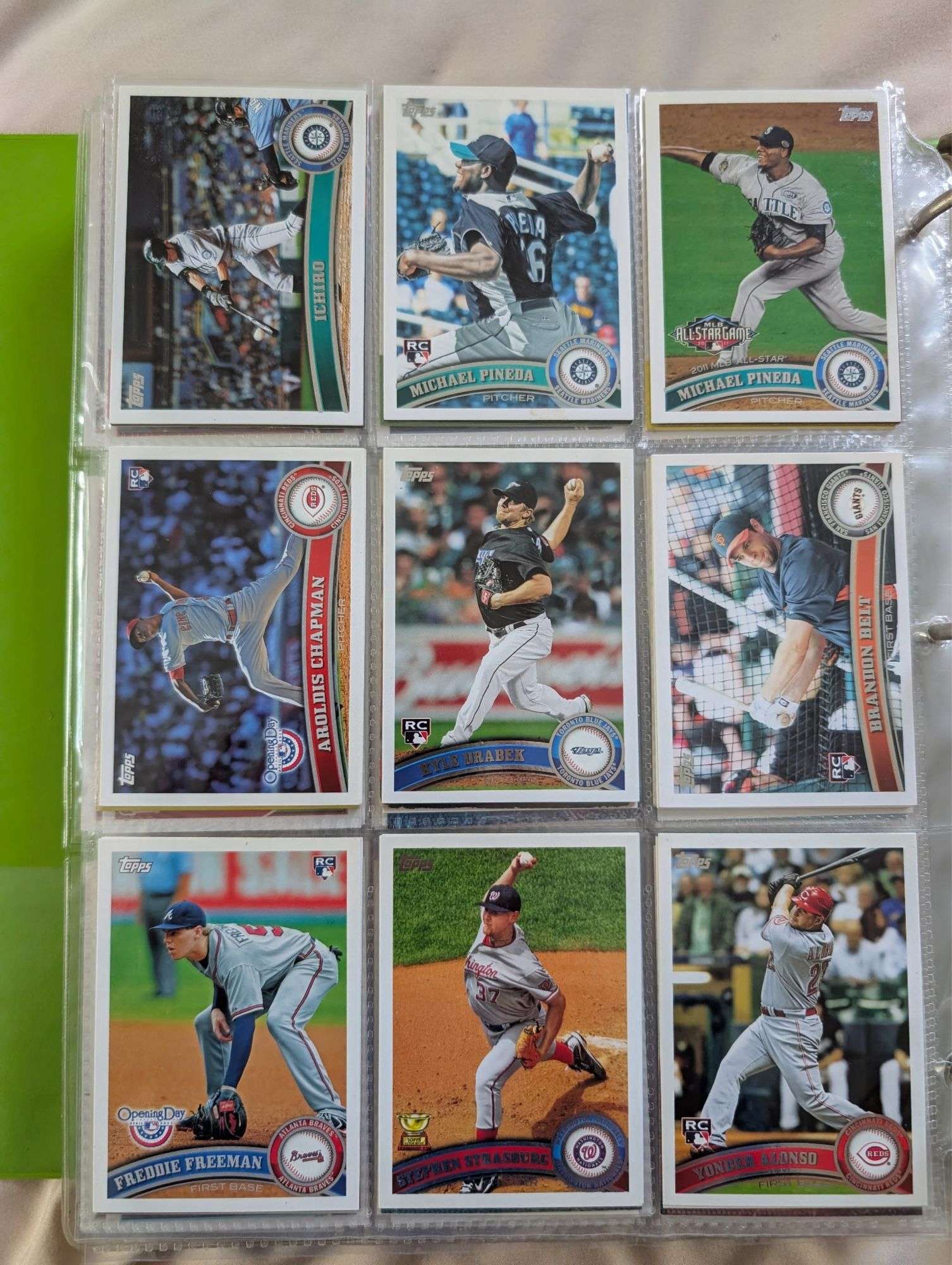 Folder of Baseball Cards (34 Pages ) - Kaufman Realty & Auctions