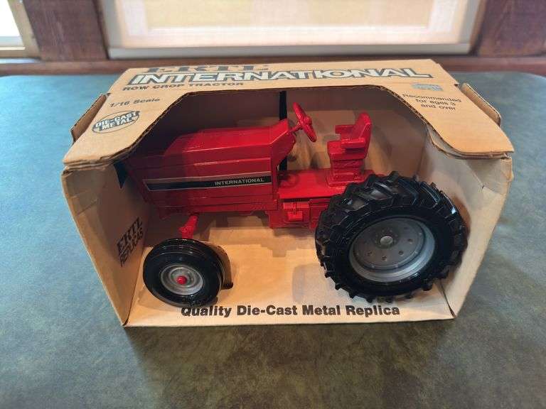 ERTL International Row Crop Tractor - Kaufman Realty & Auctions