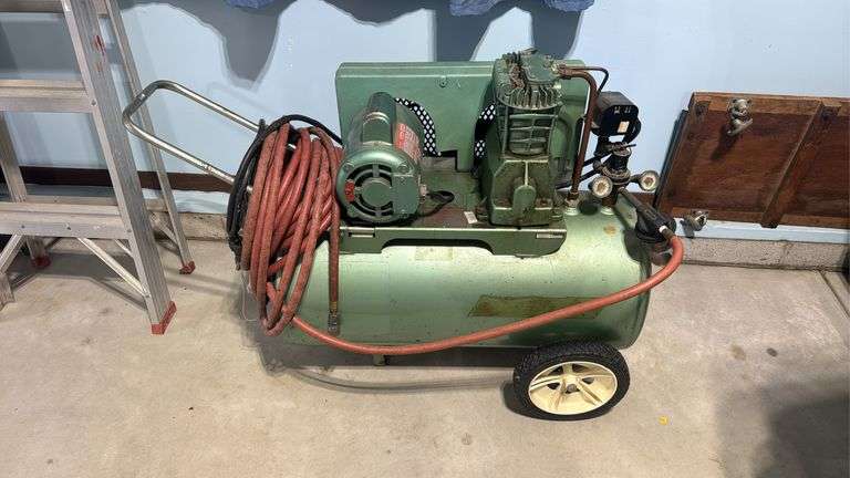Speedaire Industrial Duty Air Compressor 1HP - Kaufman Realty & Auctions