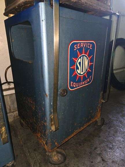 Two Sun Service Equipment metal rolling cabinets - Kaufman Realty ...