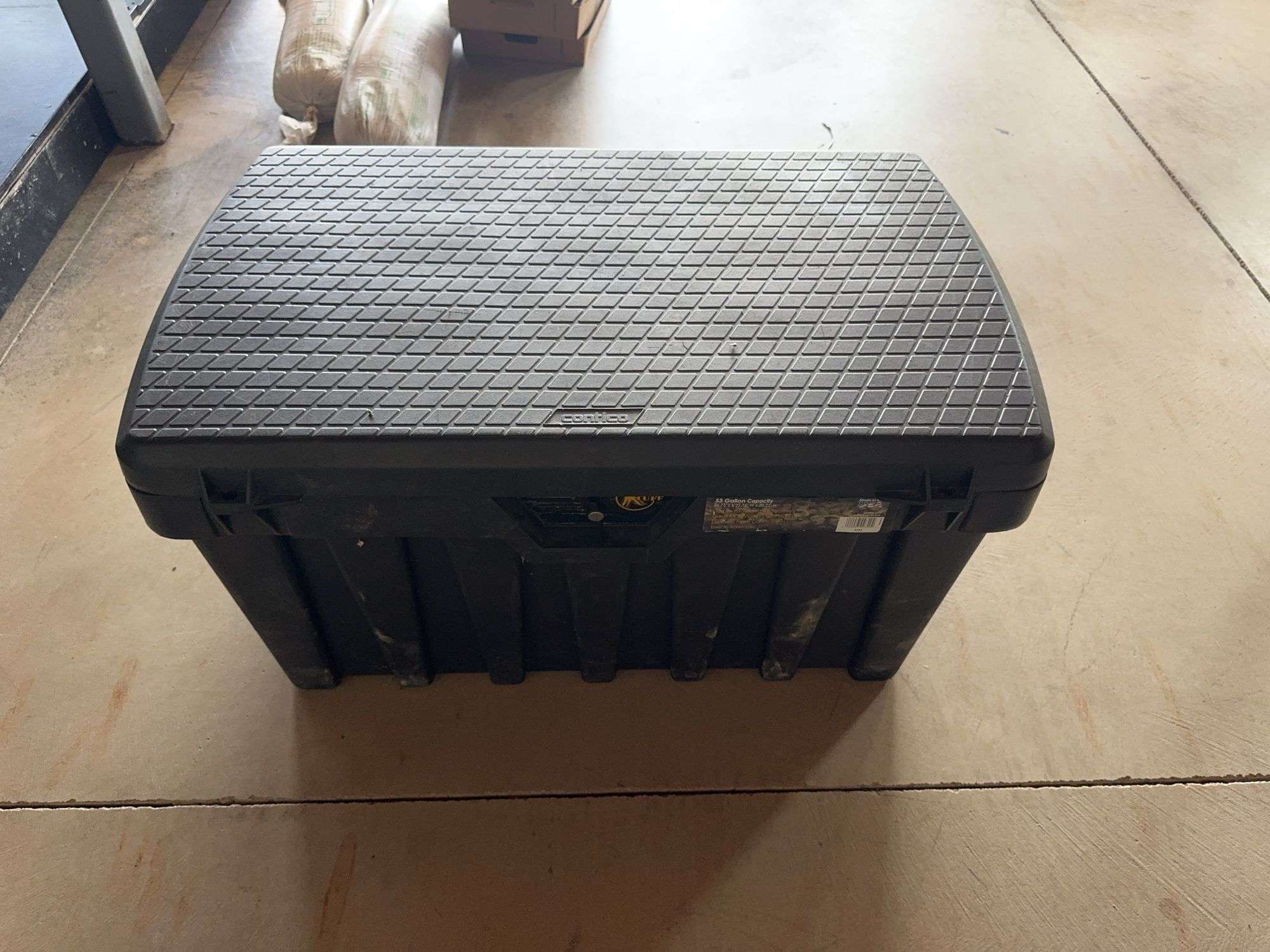 Rubber Tote & Contents - Kaufman Realty & Auctions