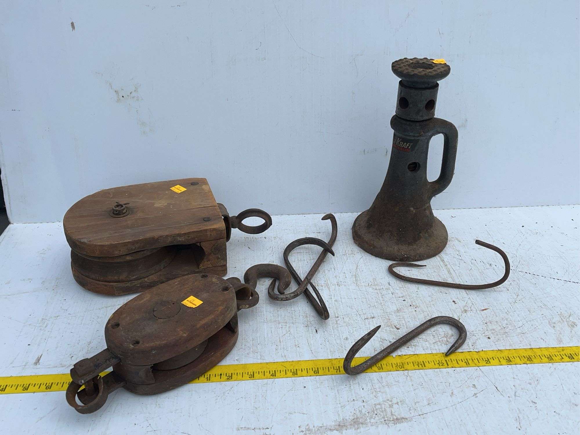 Pulleys, S Hooks, Screw Jack - Kaufman Realty & Auctions