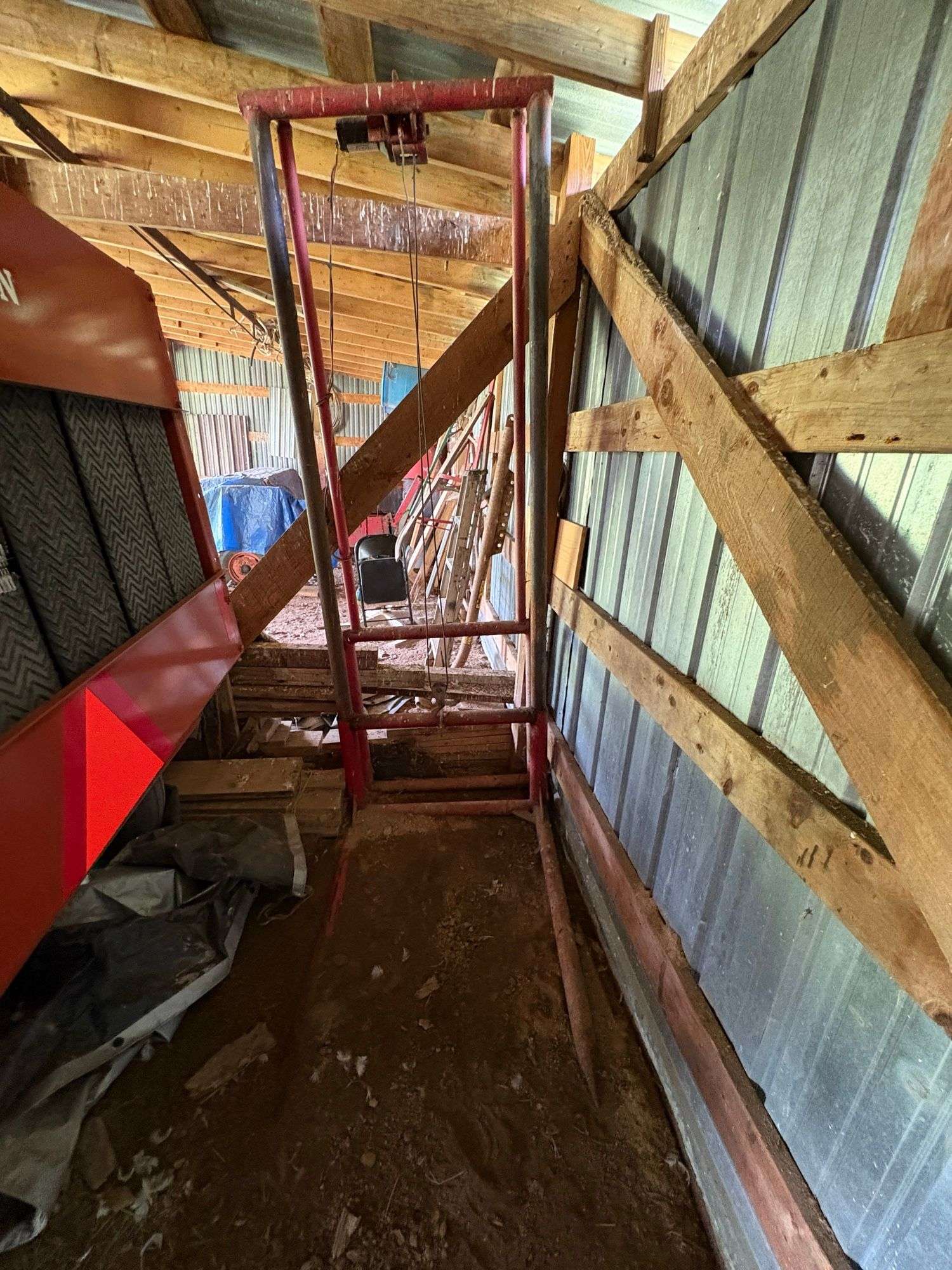 3 Point Round Bale Elevator - Kaufman Realty & Auctions