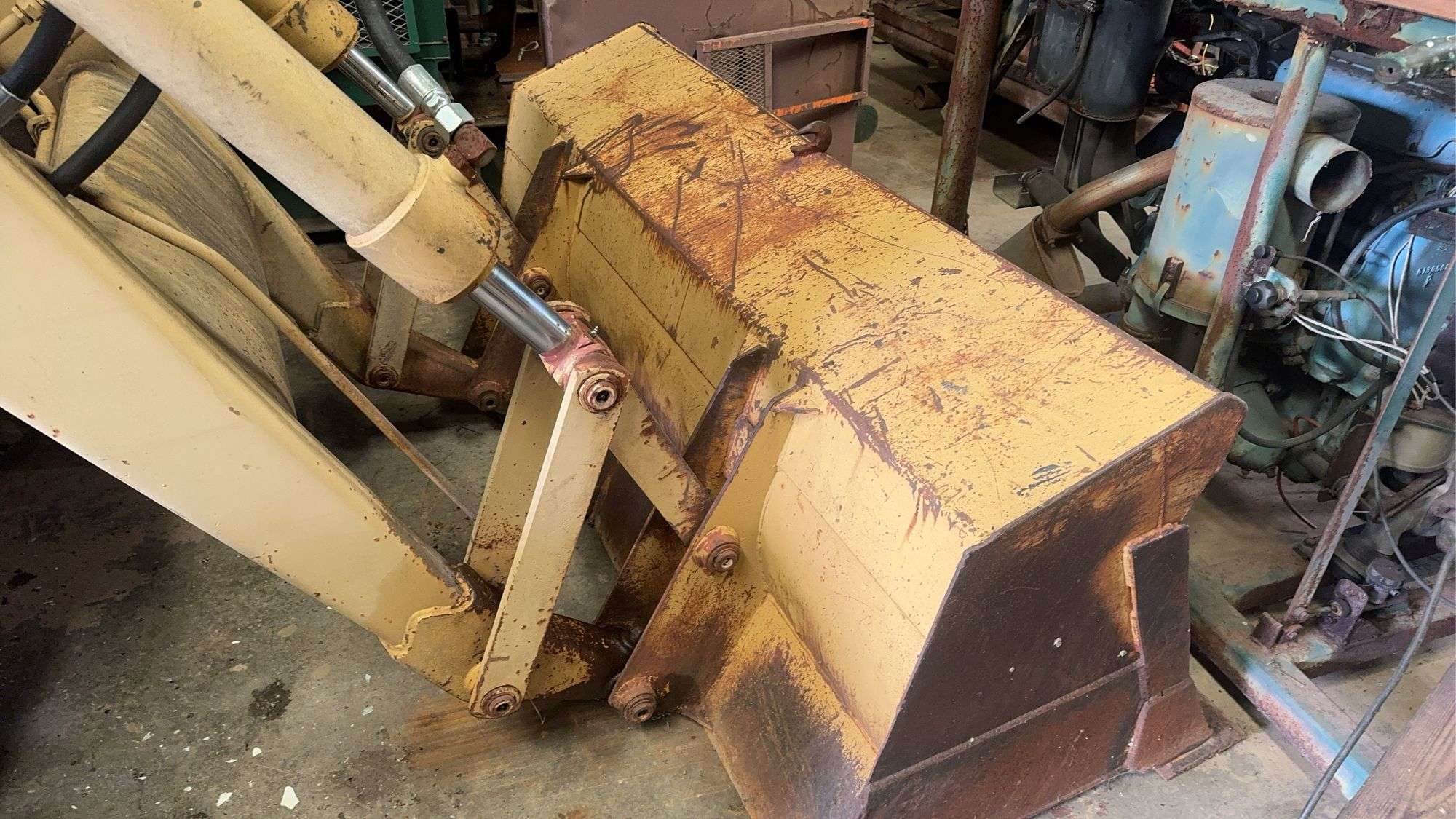 Ford 750 Backhoe Loader - Kaufman Realty & Auctions