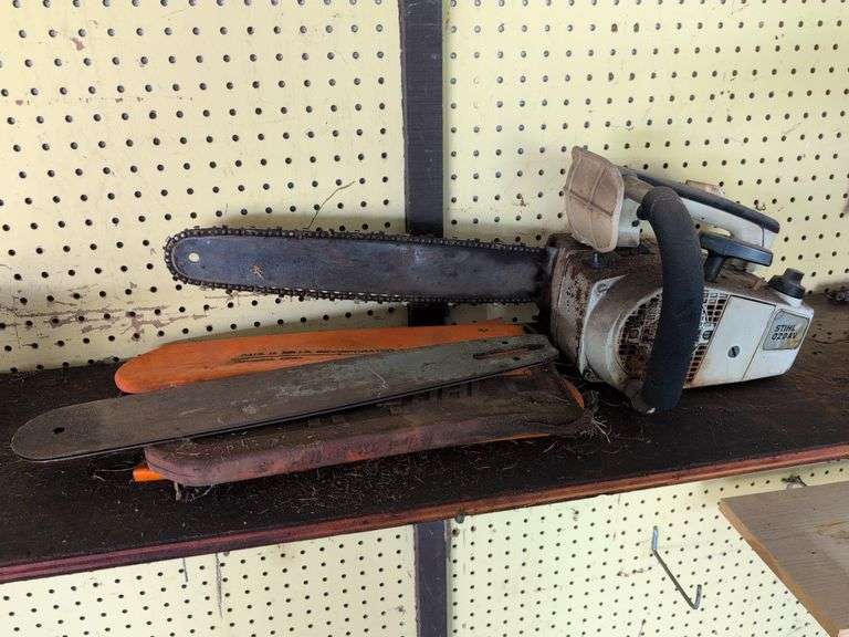 Stihl 020AV chainsaw - Kaufman Realty & Auctions
