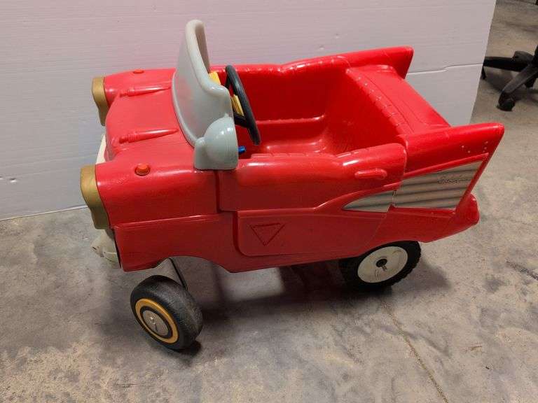 Children's Chevrolet drivable plastic car - Kaufman Realty & Auctions