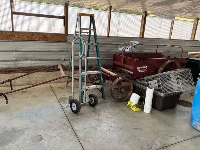 Uncataloged Lots, manure spreader not included - Kaufman Realty & Auctions
